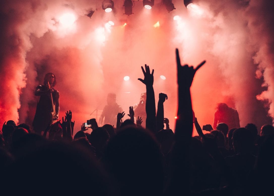 15 Things You Absolutely Need to Do Before You Go to a Concert ...