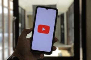 What Is a Highlighted Comment on YouTube? (Detailed Explanation ...