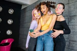 100+ Trending WhatsApp Group Names for Girls — Trending Us
